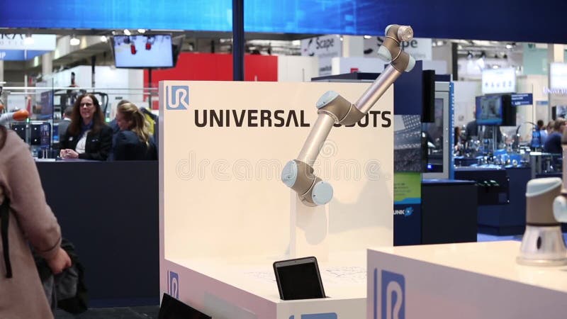 Universal Robots Presenting Practical Examples Show How Flexible ...