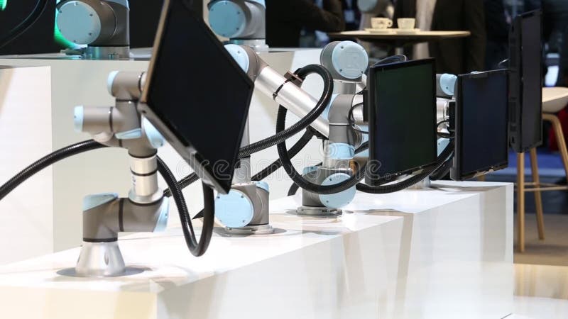 Universal Robots Presenting Practical Examples Show How Flexible ...