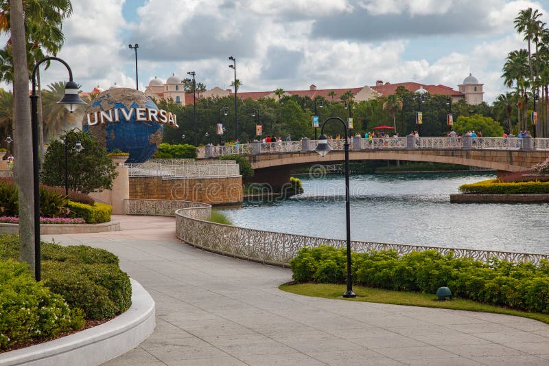 Universal Studios Amusement Park Main Entrance and Globe, Orlando ...