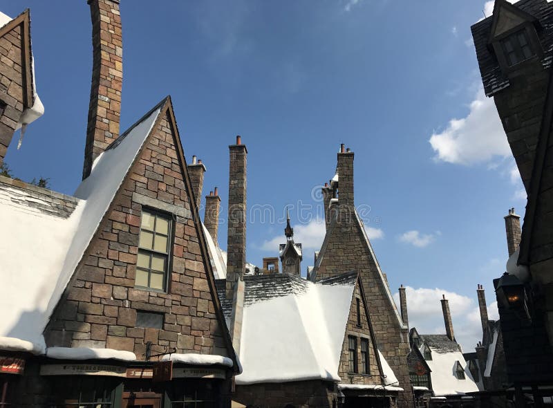 Universal Studios Wizarding World of Harry Potter - Hogsmeade Editorial ...