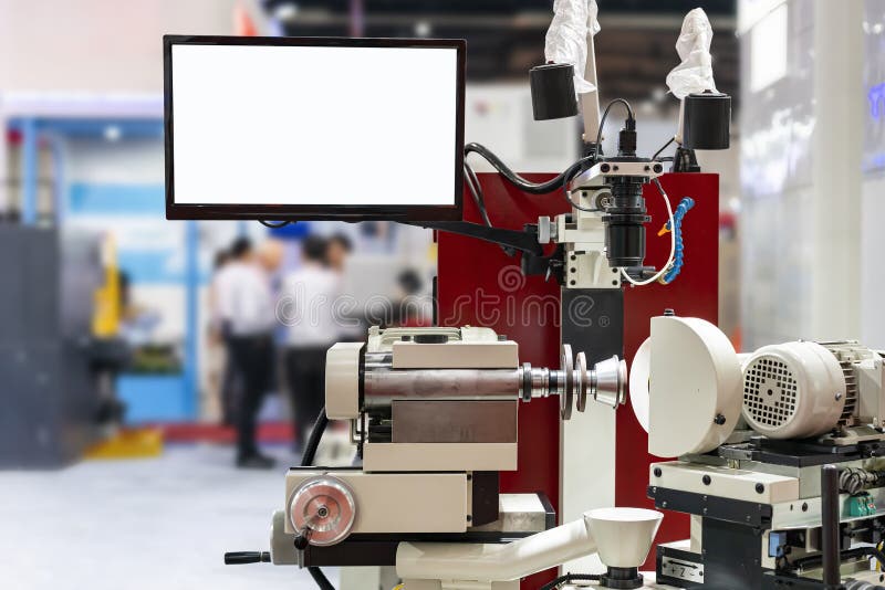 Universal Tool Grinder Machine for Cutting Tools Sharpening in ...