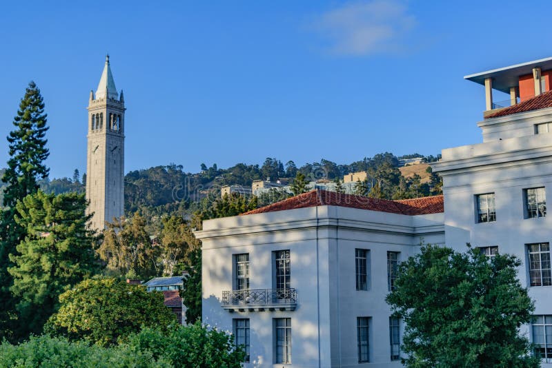 Universidad De California Berkeley Sather Tower Imagen de archivo ...