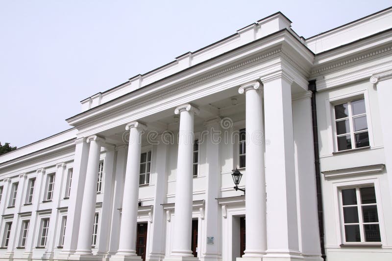 La Universidad De La Biblioteca De Varsovia Con El Tejado Hermoso ...
