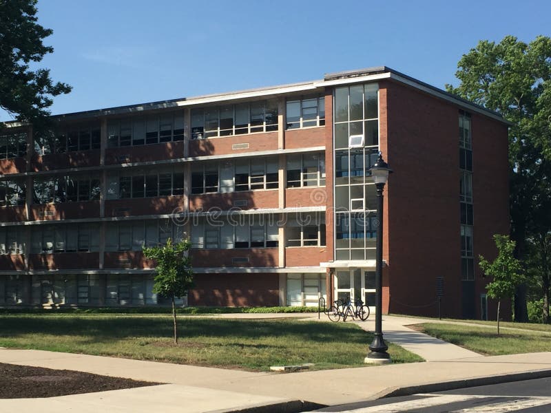 Université De Campus De Canalisation Du Connecticut Photographie ...