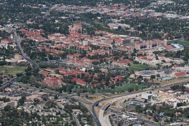 Université De Campus Du Colorado Boulder Sur Sunny Day Image stock ...