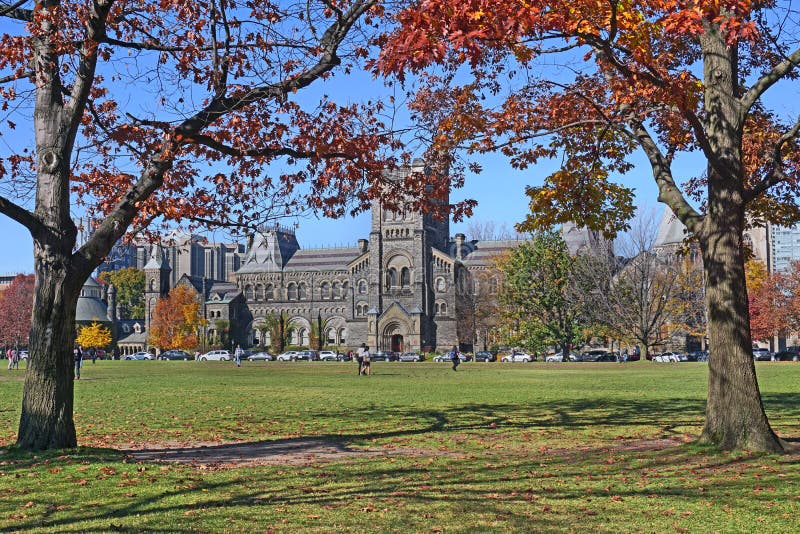 College with fall ivy editorial stock image. Image of autumn - 26036454