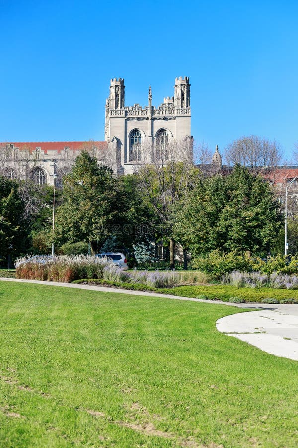 University of Chicago Campus Stock Photo - Image of grass, green: 51157680