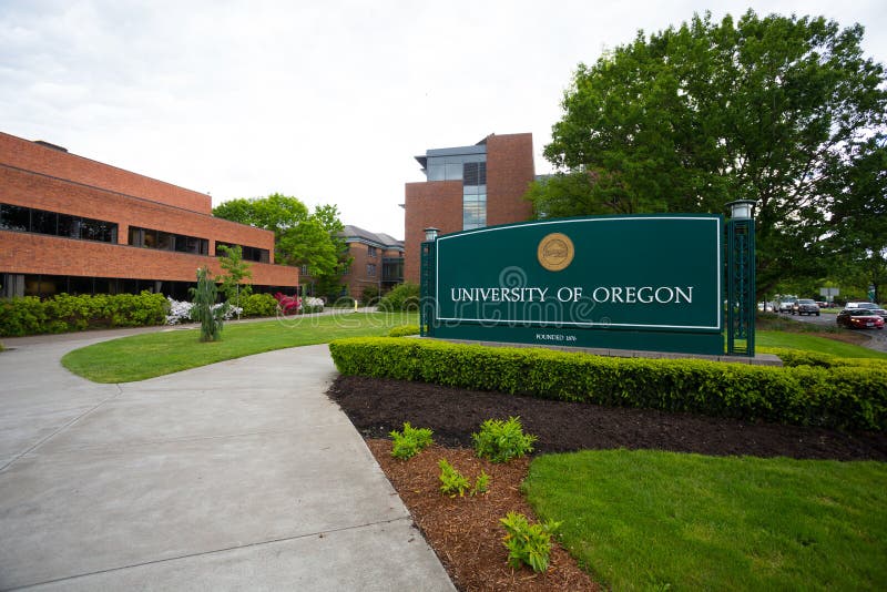 University of Oregon Campus Sign Editorial Image - Image of green ...