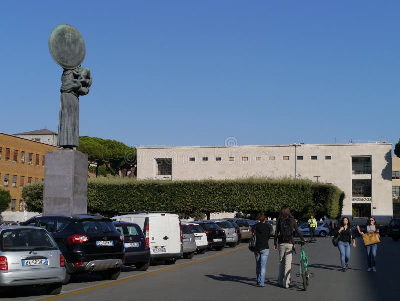 University of Rome editorial stock photo. Image of statue - 21780368