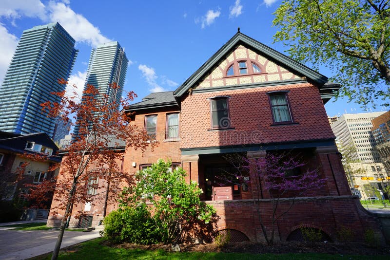 University of Toronto Building Editorial Stock Image - Image of logo ...