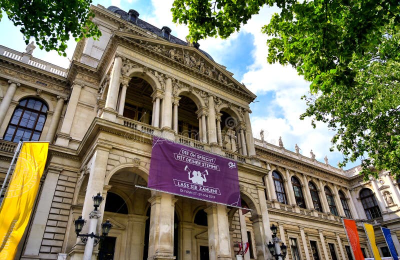 The University of Vienna in Vienna, Austria Editorial Photo - Image of ...