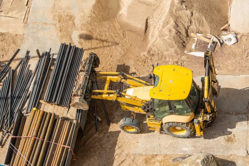 106 Crane Loading Unloading Pipes Stock Photos - Free & Royalty-Free ...