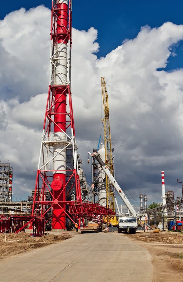 Unloading Sections of the Boom of a Large Crawler Crane Using a Crane ...