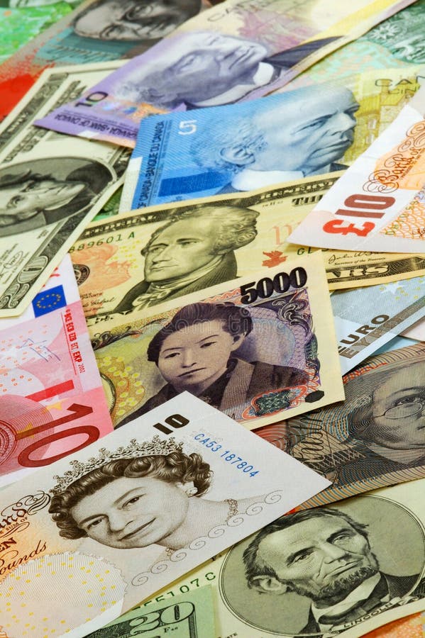 Unterschiedliches Bargeld redaktionelles stockbild. Bild von geschäft ...