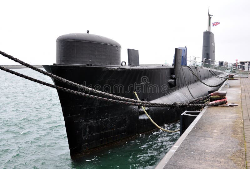 Unterseeboot in Einem Dock in Meer Stockbild - Bild von armee, seil ...