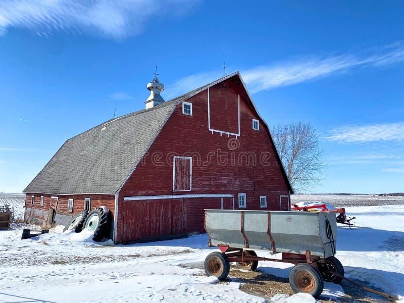 An Old English Gambrel Style Barn in the Snow Stock Photo - Image of ...