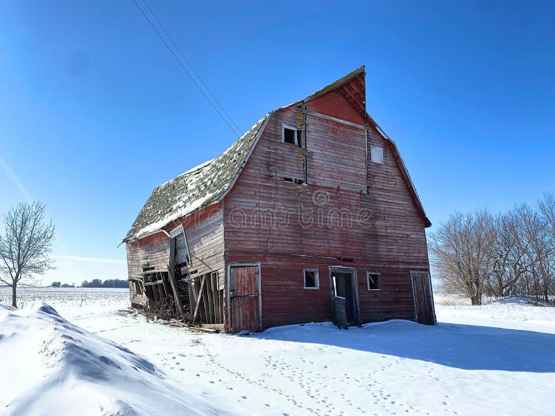 Old Barn that Has Seen Better Days Stock Image - Image of prairie, farm ...