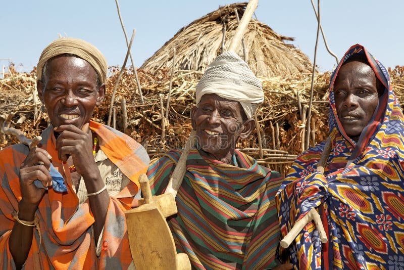 Uomini tribali africani fotografia editoriale. Immagine di africa ... Uomini tribali africani fotografia editoriale. Immagine di africa ...