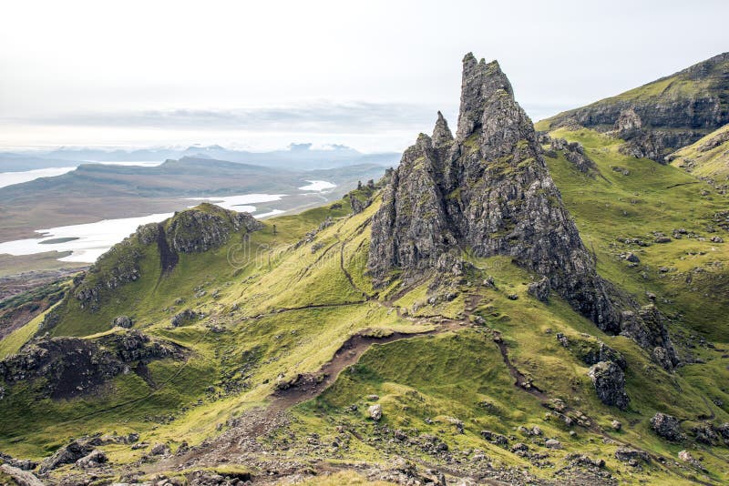 L'uomo Anziano Di Storr, Isola Di Skye in Scozia Immagine Stock ... L'uomo Anziano Di Storr, Isola Di Skye in Scozia Immagine Stock ...