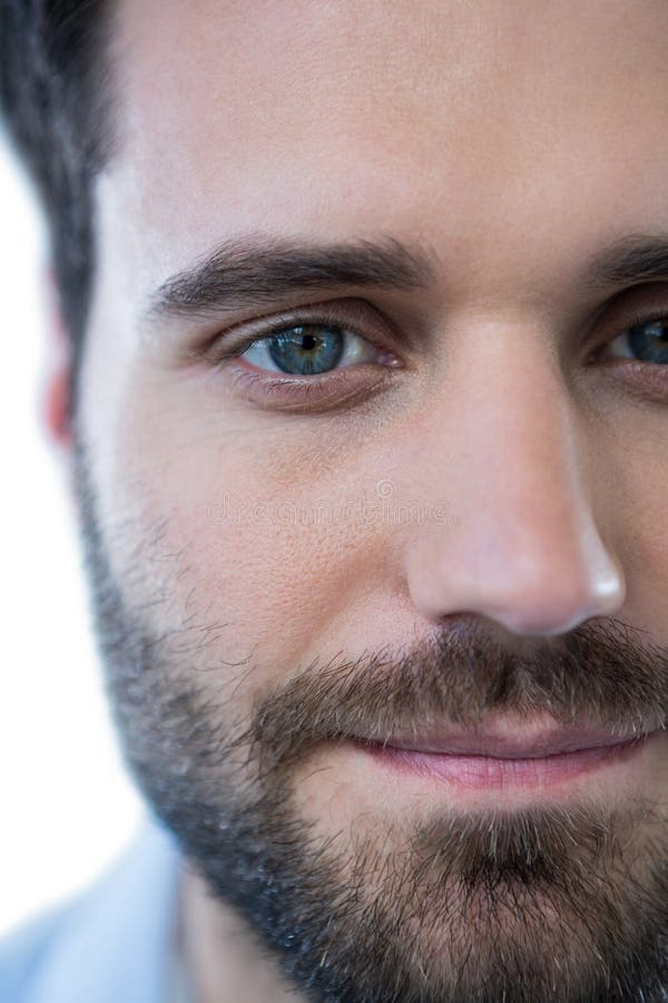 Uomo con gli occhi verdi fotografia stock. Immagine di parte - 84077060