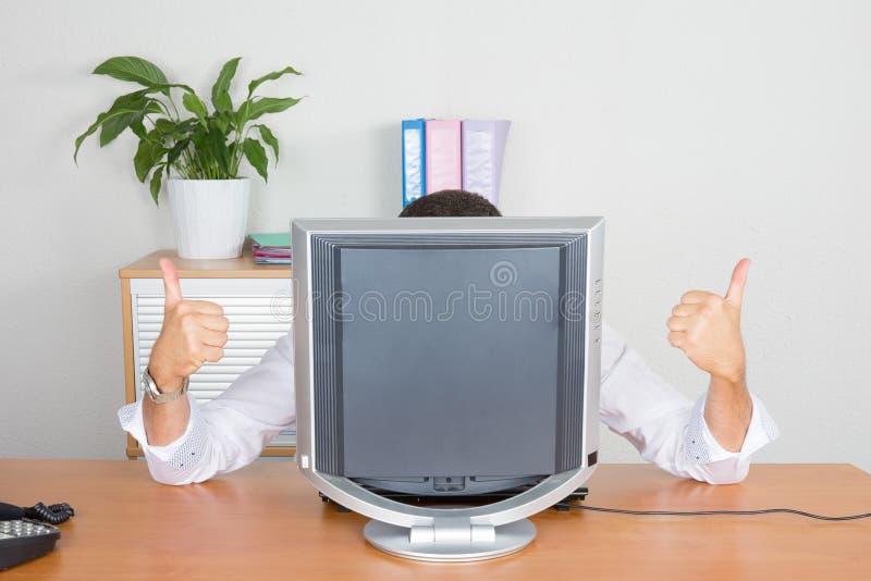 Uomo D'affari Che Si Nasconde Dietro Il Suo Schermo Di Computer Vuoto ... Uomo D'affari Che Si Nasconde Dietro Il Suo Schermo Di Computer Vuoto ...