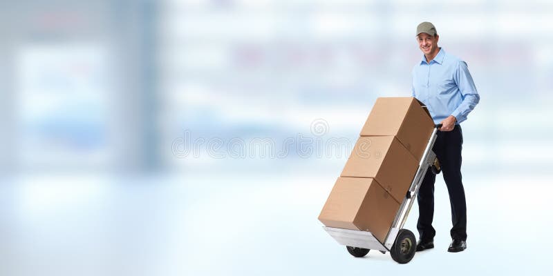 Uomo Di Consegna Con I Pacchetti Fotografia Stock - Immagine di ...