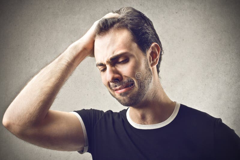 Uomo disperato fotografia stock. Immagine di tristezza - 31802644