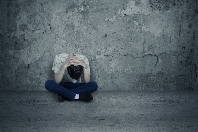 Uomo disperato fotografia stock. Immagine di cinese, uomo - 39561304