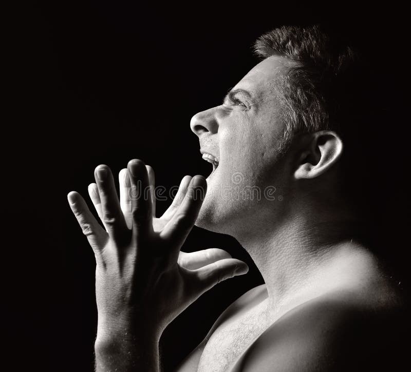 Uomo Disperato, Gridante Ed Infuriantesi. Fotografia Stock - Immagine ...