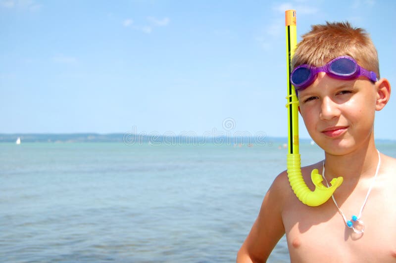 Uomo rana immagine stock. Immagine di acqua, basamento - 25843765