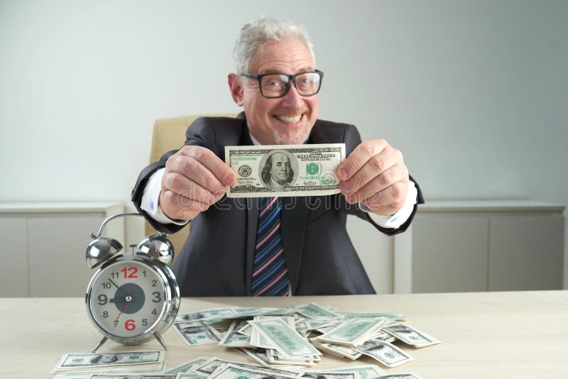 Uomo ricco felice fotografia stock. Immagine di ricchezza - 49539940