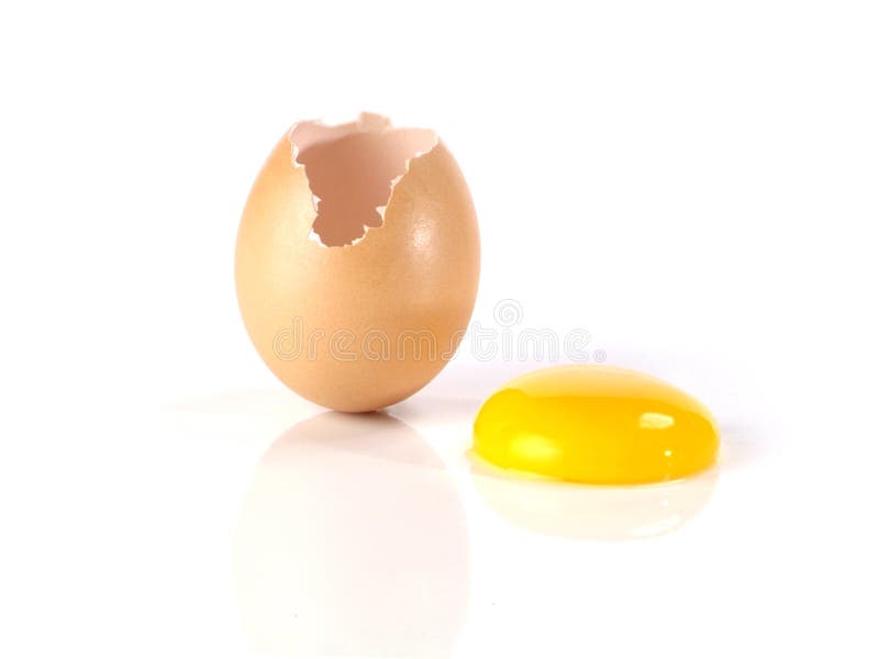Uovo rotto fotografia stock. Immagine di italia, illuminazione - 3536660