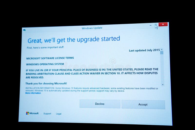 Upgrade Data during Windows 10 - Accept or Decline Editorial Photo ...