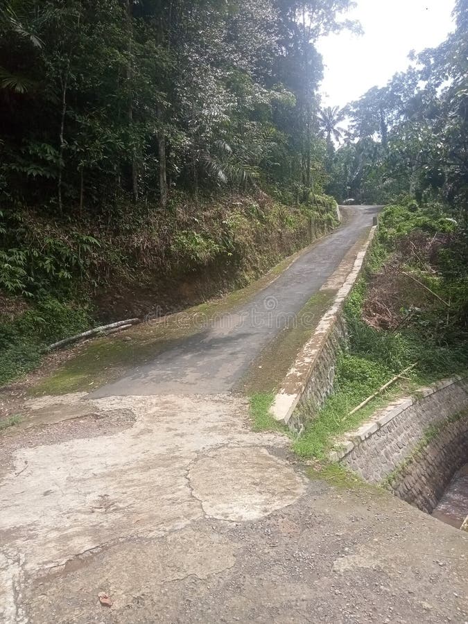 Uphill road stock image. Image of track, asphalt, bridge - 307078661