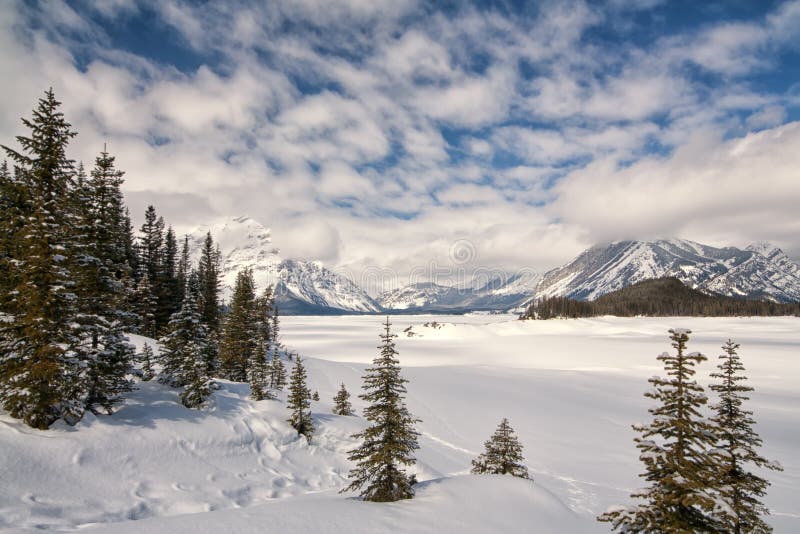 Upper Kananaskis Lake in Winter Stock Image - Image of winter, cloudy ...