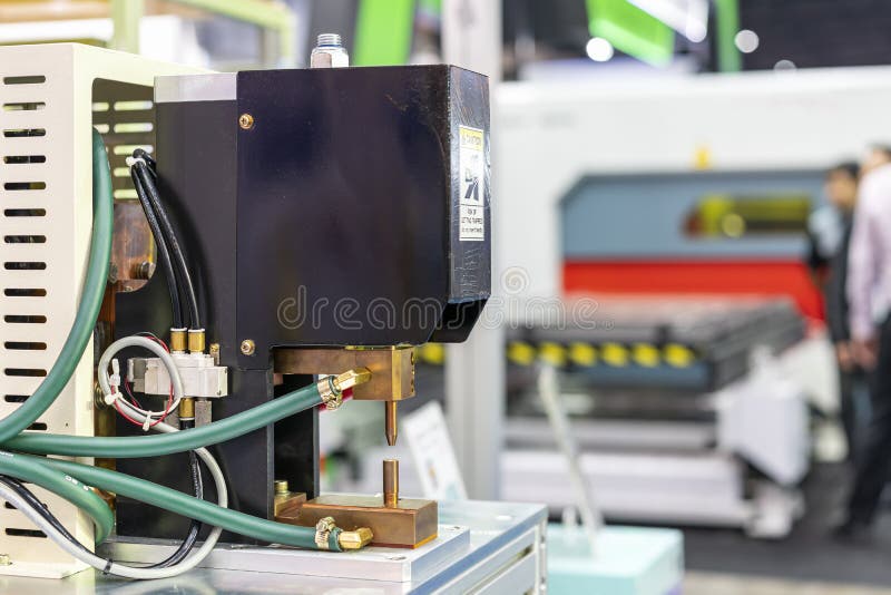 Upper and Lower Copper Electrode and Cooling System Tube and Pneumatic ...