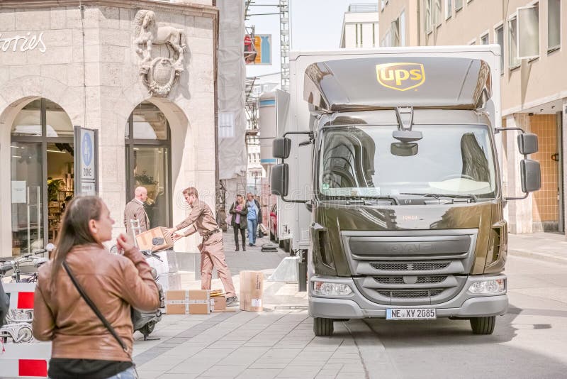UPS-LKW redaktionelles bild. Bild von deutschland, exemplar - 53483960