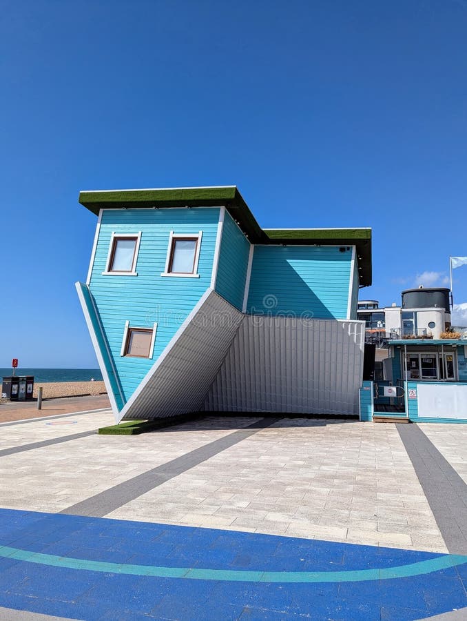 Upside down aircraft editorial stock image. Image of aerodynamic - 41875619