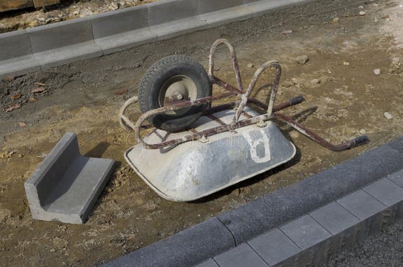 Upside down wheelbarrow stock image. Image of work, handles - 32684887