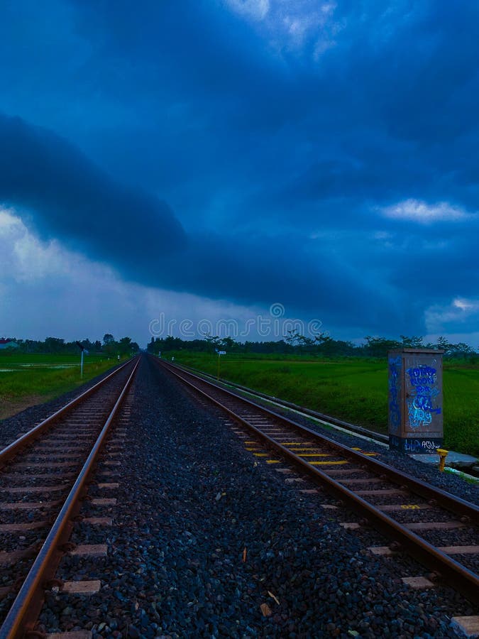Sky stock photo. Image of serenity, urbain, train, tracks - 271929634