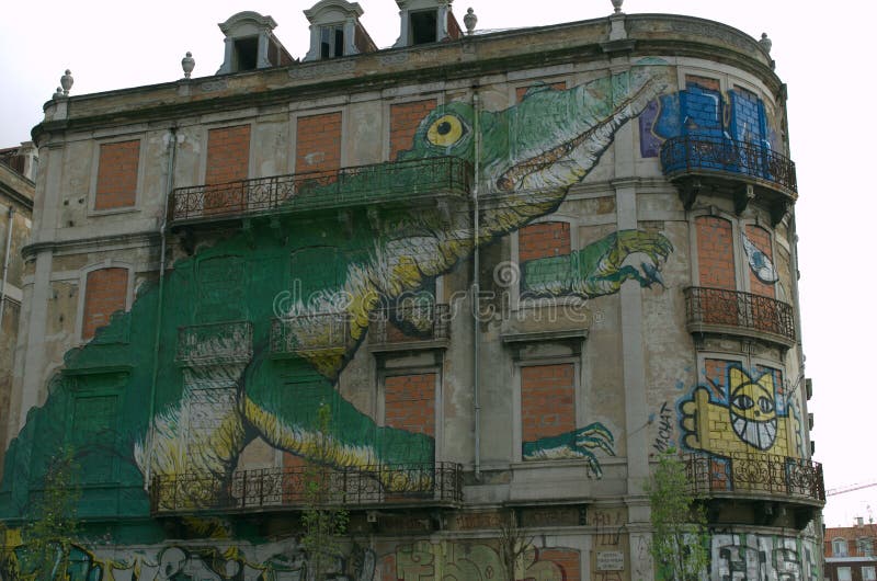 Urban graphite. urban art editorial image. Image of town - 104996440