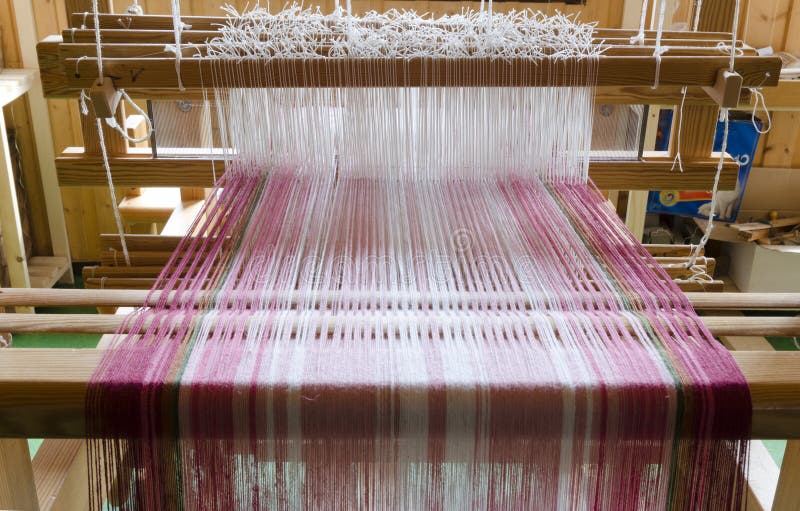 Tear com urdidura foto de stock. Imagem de qualidade - 53438808