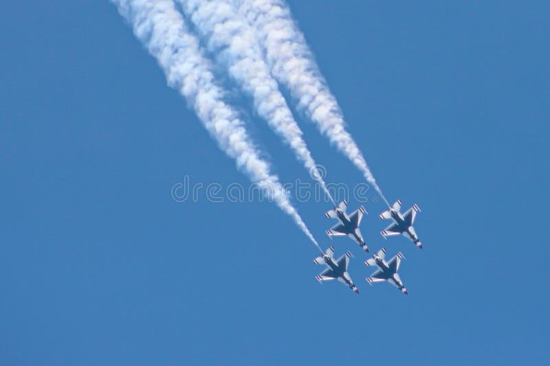 US Air Force Thunderbird Soaring in Precision Flight Editorial Photo ...