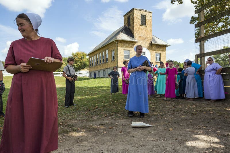 Lancaster County Amische Familie Redaktionelles Foto - Bild von land ...