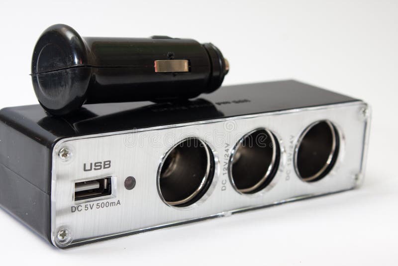 USB E Soquete Do Isqueiro Do Cigarro Para O Carro Foto de Stock ...