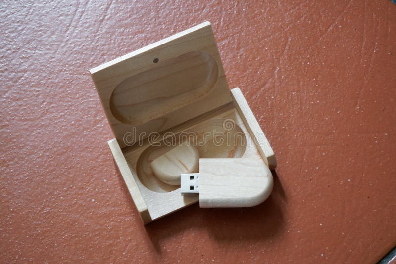 Usb Flash Drive with Wooden Surface in Box for USB Port Plug-in ...