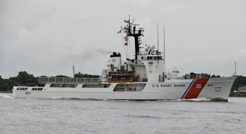 USCGC WMEC vaillant -621 image stock éditorial. Image du construction ...