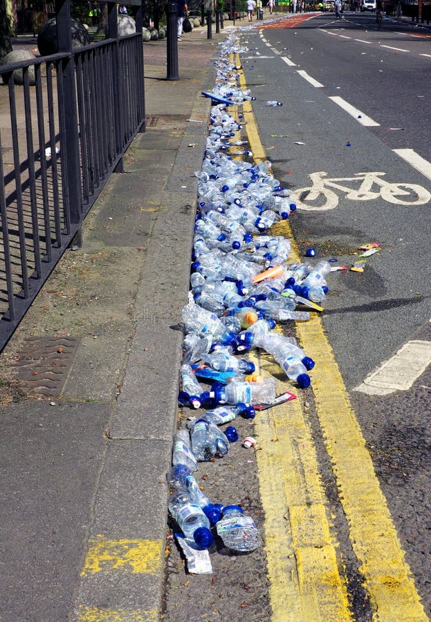 Trash by the road editorial photography. Image of ecology - 5067322