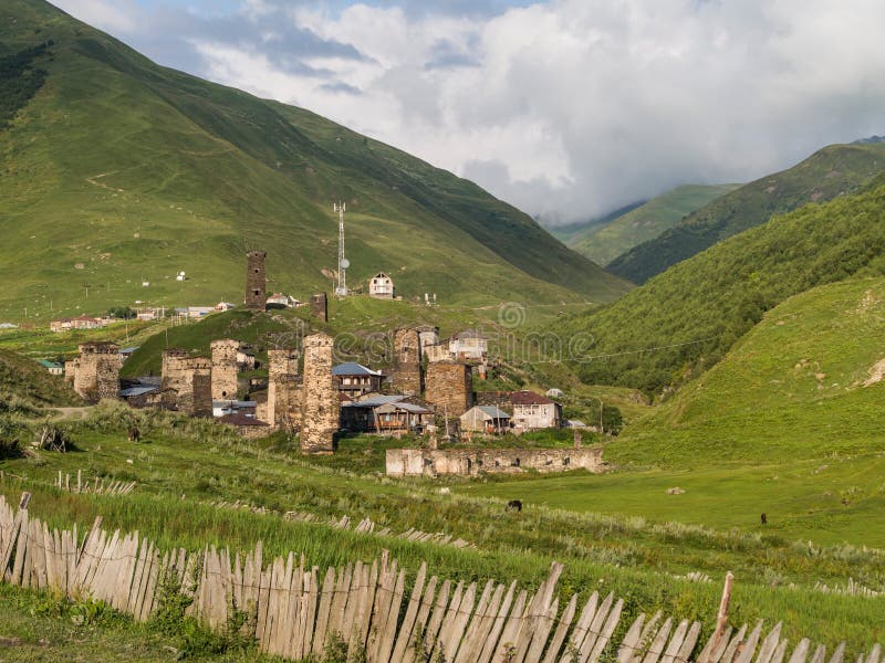 Ushguli stock foto. Image of verdedigings, kaukasus, beroemd - 34418788