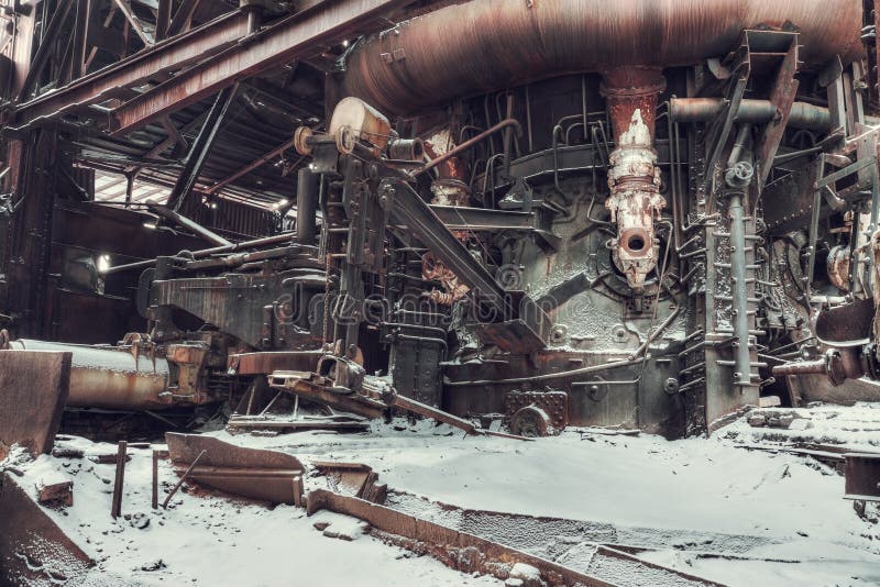 Usine abandonnée image stock. Image du noir, usine, abandonné - 28688341